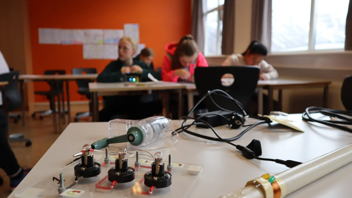 The Knowledge Train has four stops this spring | University of Iceland